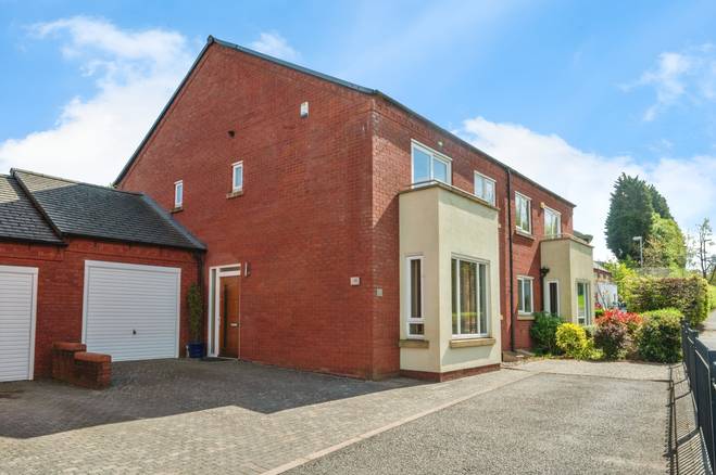 Four-bedroom family home in Birmingham cul-de-sac listed for £350k–£ ...