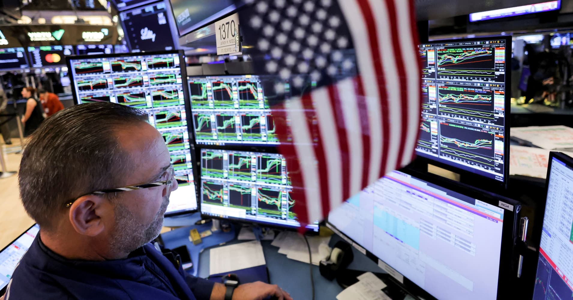 'This is sell America' — U.S. dollar, Treasury prices tumble and gold ...