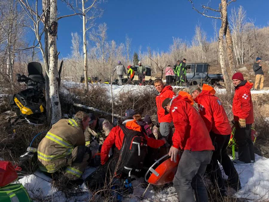 65-year-old snowmobiler hospitalized after colliding with tree near Midway