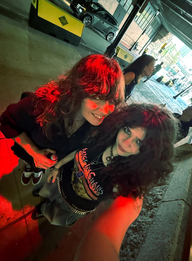 A teen couldn’t find her mom’s 30-year-old demo tape. The internet ...