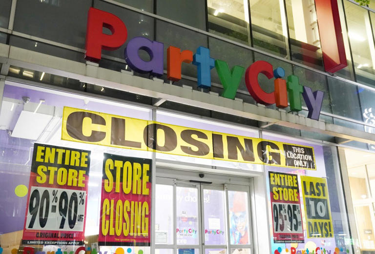 More than 8,000 US chain stores closed up shop in 2025 — heralding a ...