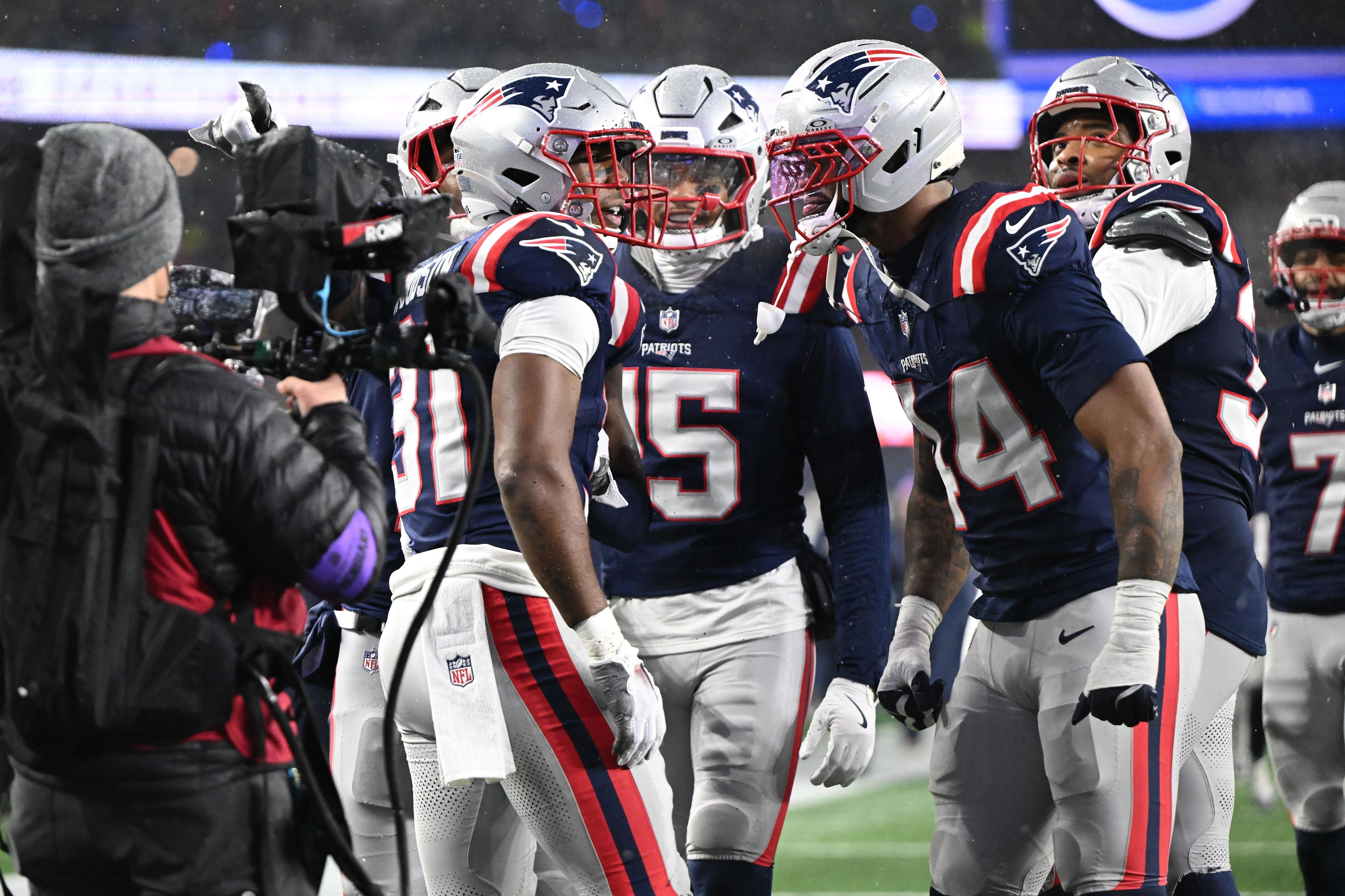 Best and worst defensive PFF grades for Patriots in win over Texans