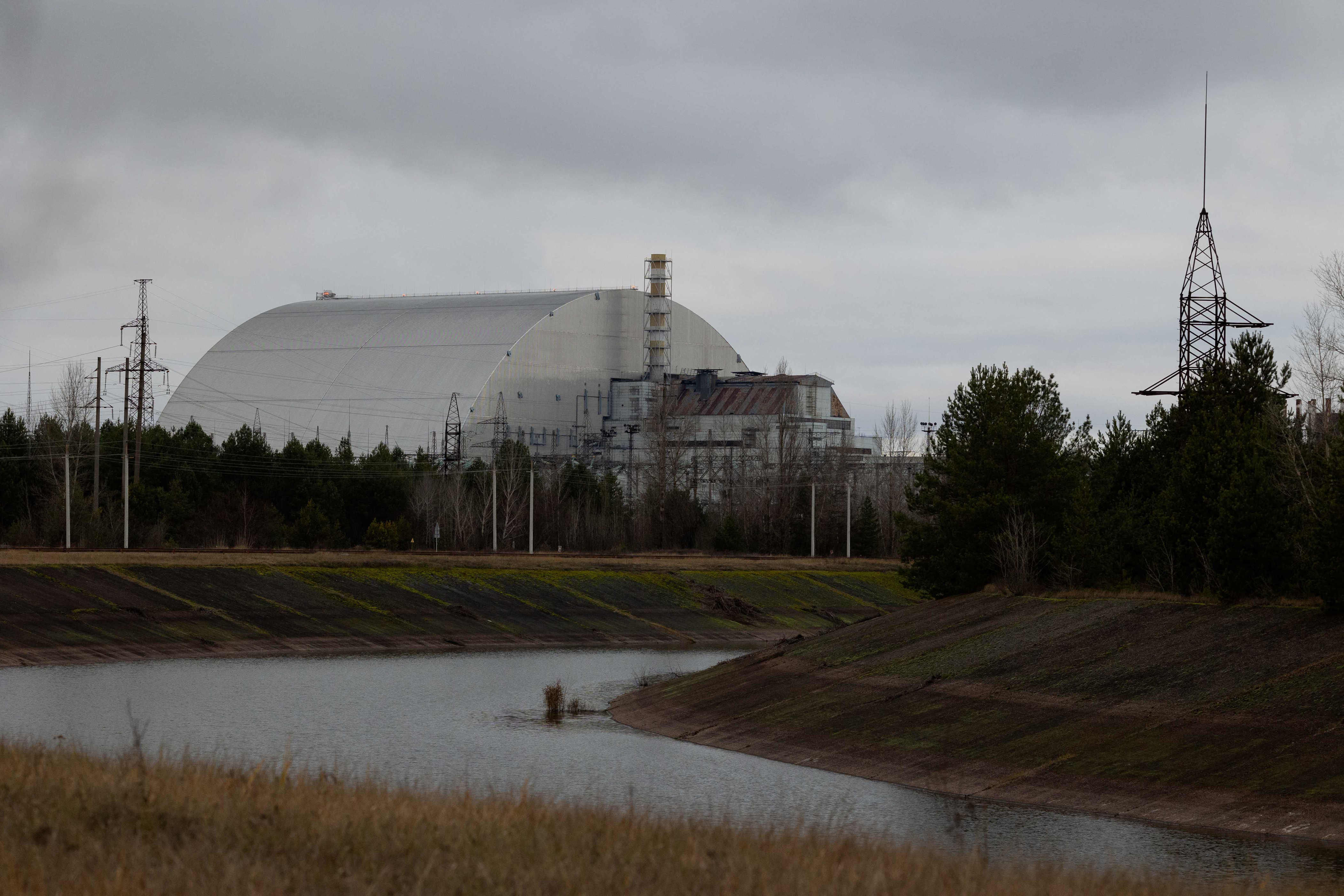 Bombe russe su Chernobyl. Allarme dell'Agenzia per il nucleare ...