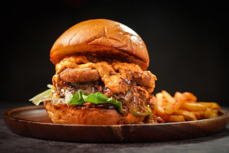7 best Angus burgers at chain restaurants, according to diners