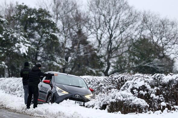 Snow forecast maps show 677-mile blizzard in days as 45 counties buried ...