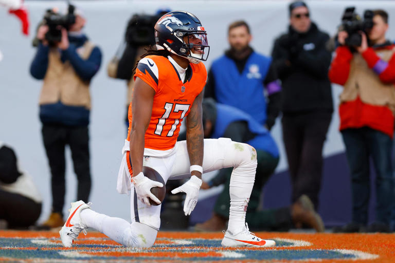 Two former Longhorns shine for Broncos in playoffs