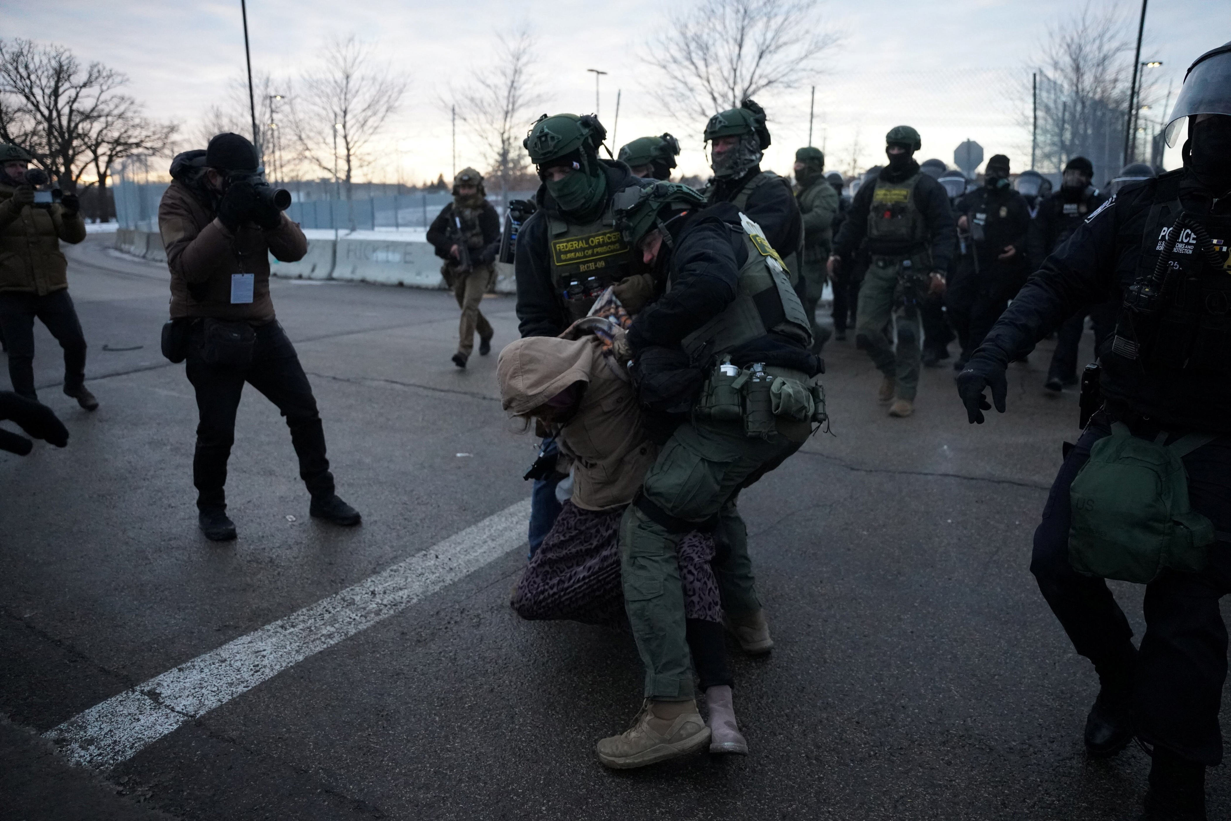 Minnesota lleva a cabo un “apagón económico” y una marcha contra el ICE ...