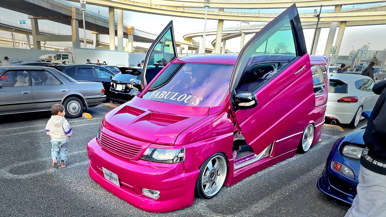 New year car meet in Japan! Japanese car culture is unmatched!