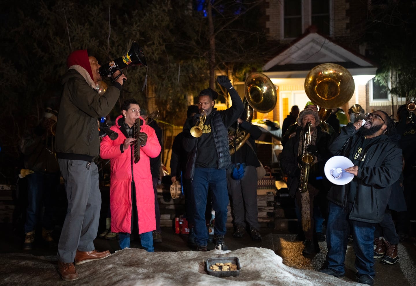 Singers, musicians come together to perform at ICE sites in Minneapolis
