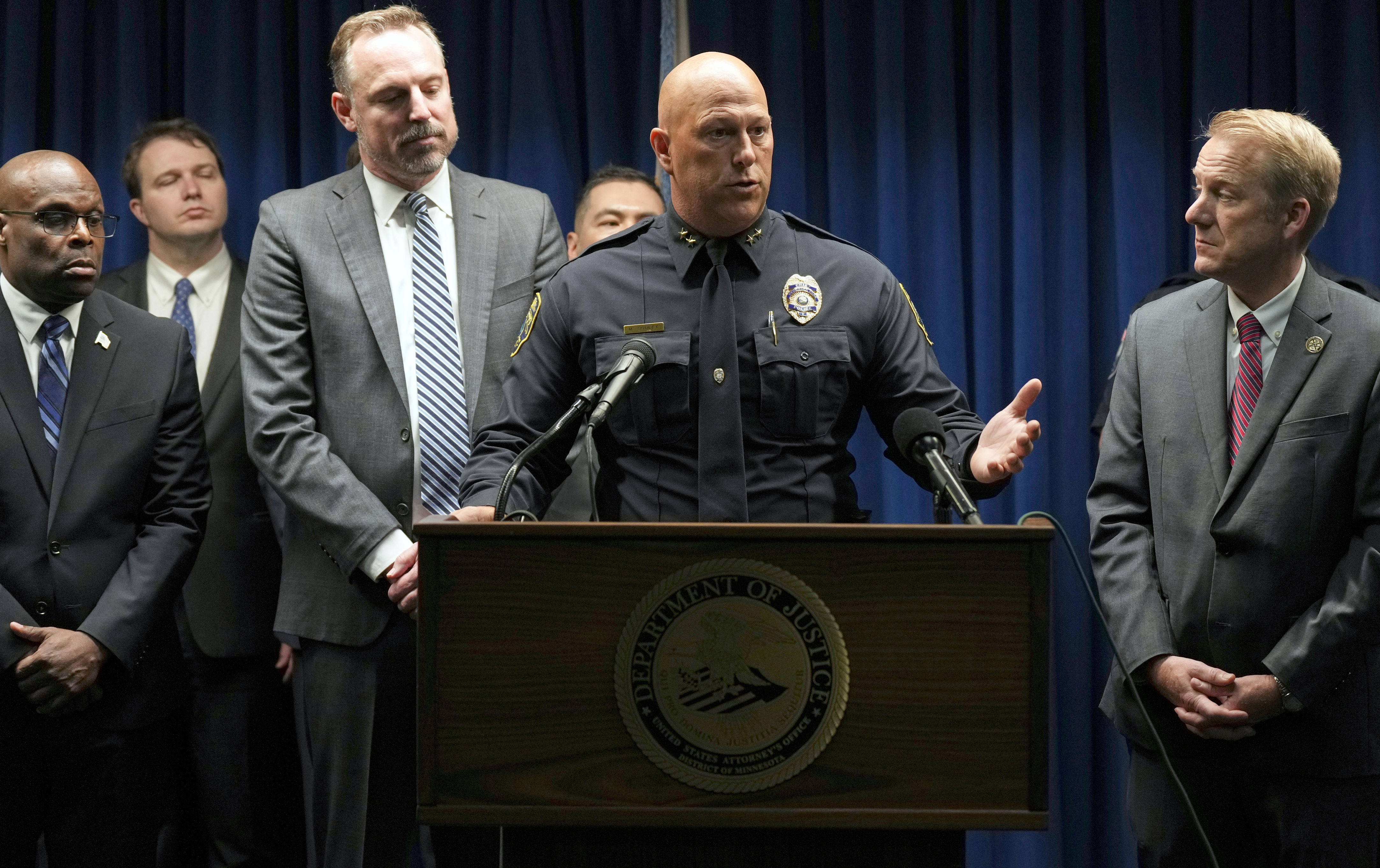ICE asked off-duty cops to prove citizenship, Minnesota police chief says