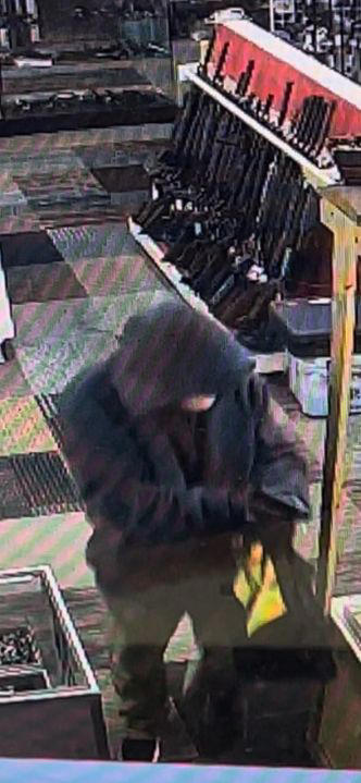 Armed robbery at Pawn Plus II leads to manhunt in Walton County