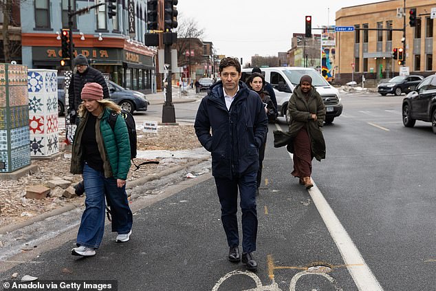 Trump tells Somalians: 'Get the hell out' at ferocious press conference