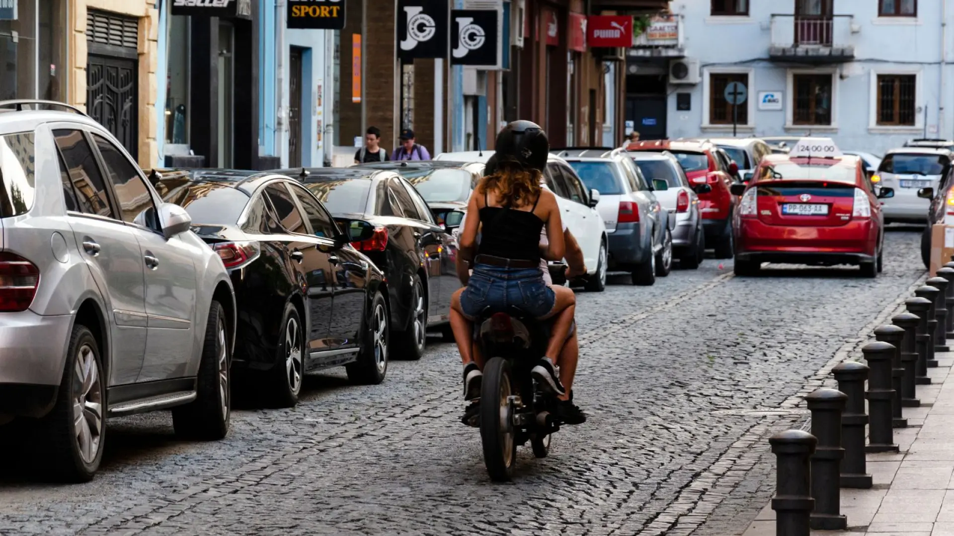 Barcelona quiere decir adiós a la moto tal y como la conoces y para ...
