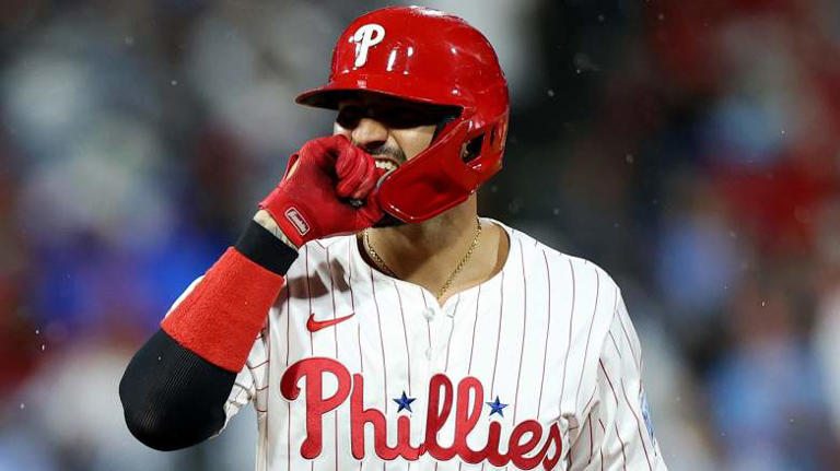 Phillies still hope to trade $20 million outfielder before spring training