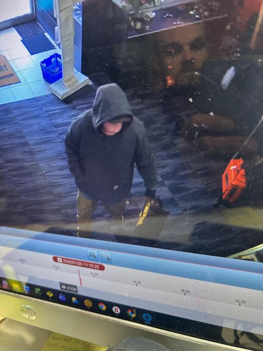 Armed robbery at Pawn Plus II leads to manhunt in Walton County