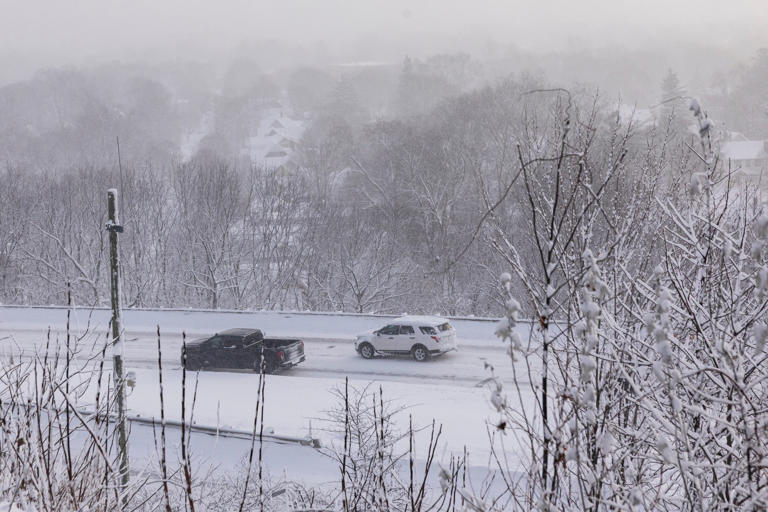 Alert system helped prevent bigger pileup on I-196, Ottawa County ...