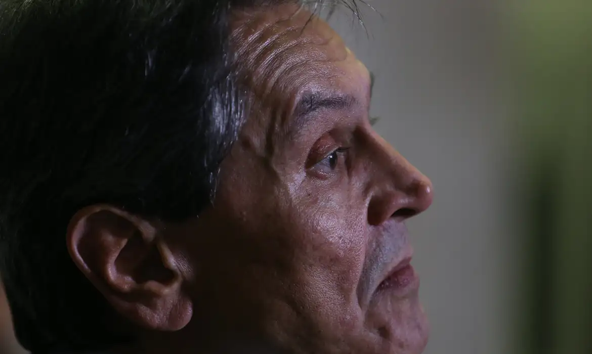 Roberto Jefferson: Justiça suspende penhora de aposentadoria do deputado
