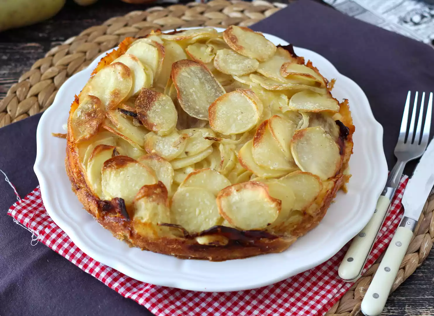 Potato cake with raclette cheese - video recipe!