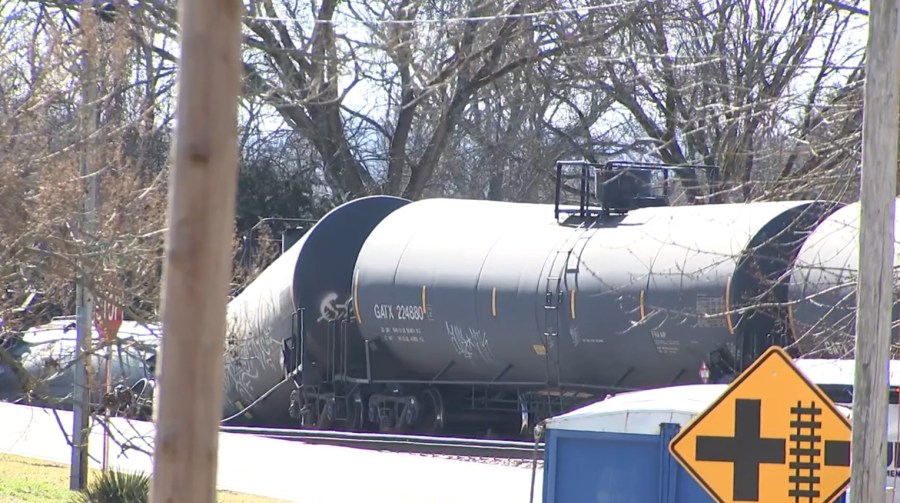 Train derailment reported in Wartrace