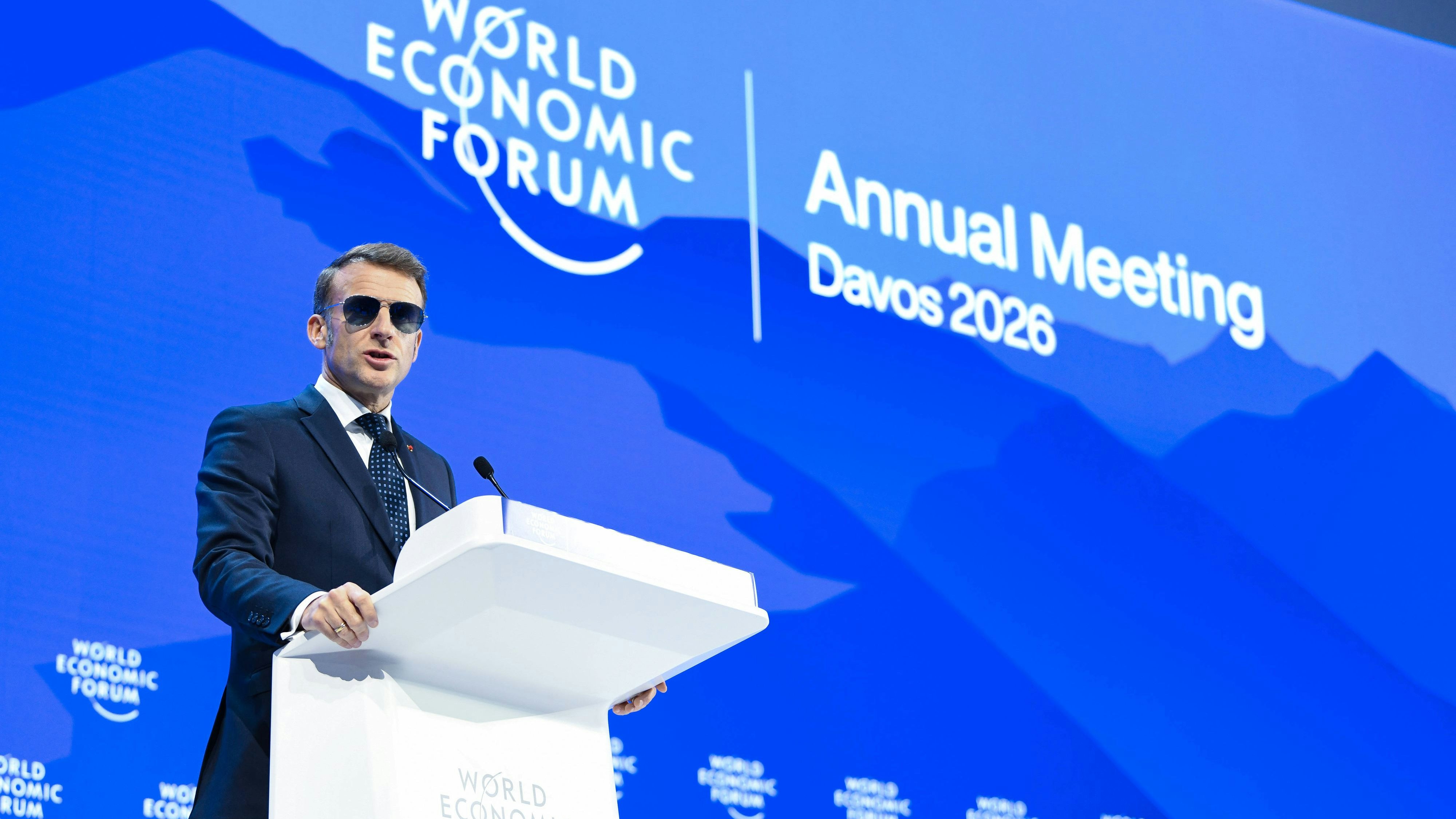 Darum spricht Macron am WEF mit Sonnenbrille