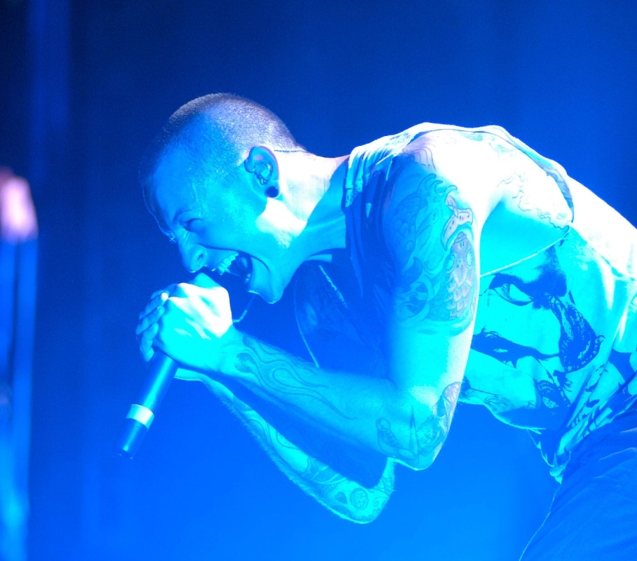 '2000's Alternative Rock Band's 23-Year-Old Song Ranks on Global Music ...