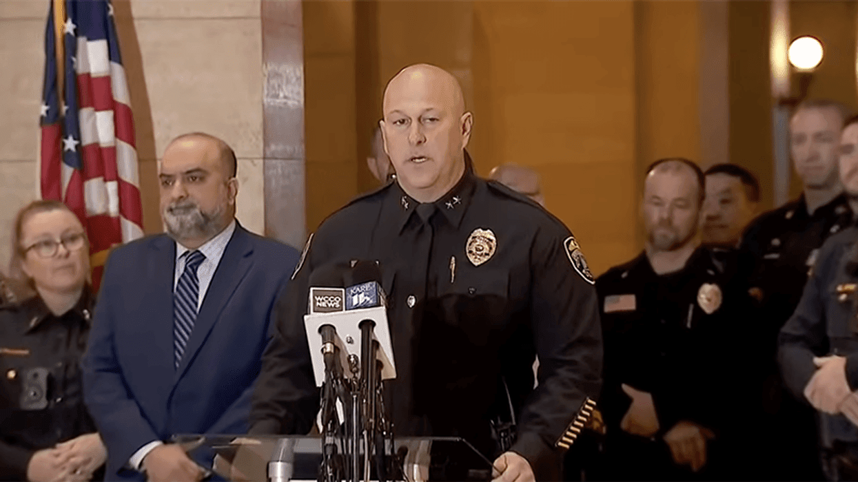 Minnesota police chiefs say federal agents are pulling over cops and ...