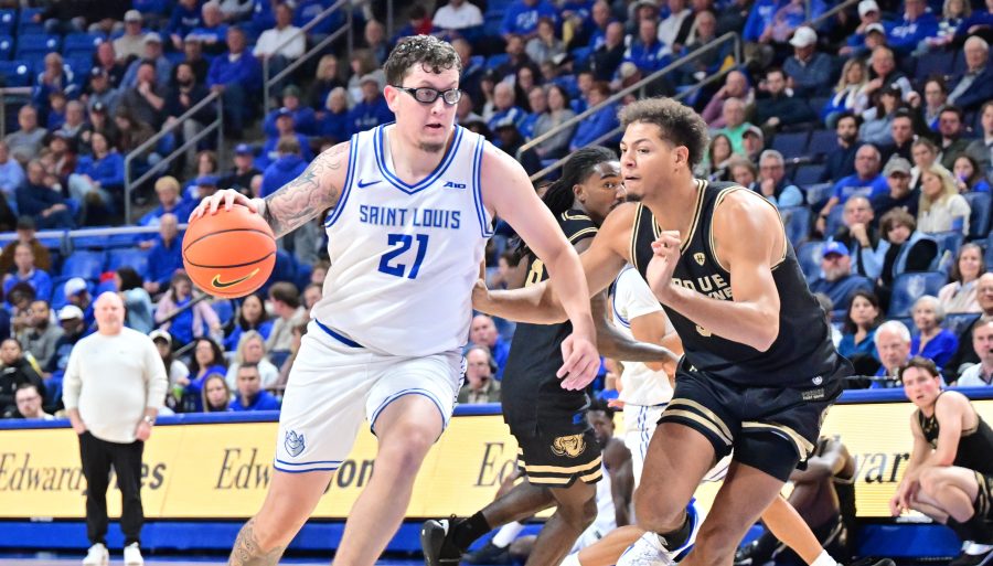 Saint Louis University men’s basketball makes top 25