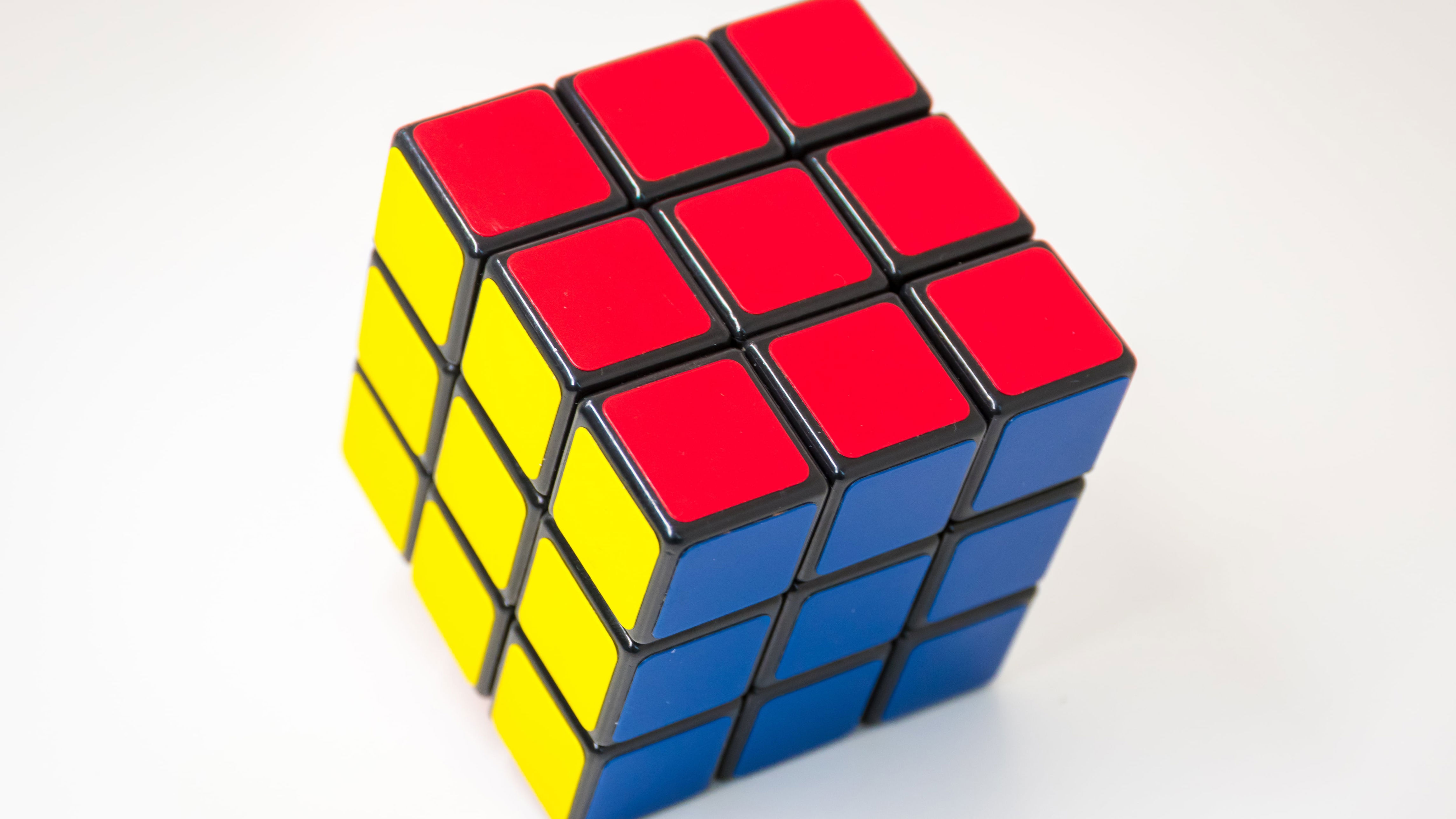 95-year-old breaks Rubik’s Cube records