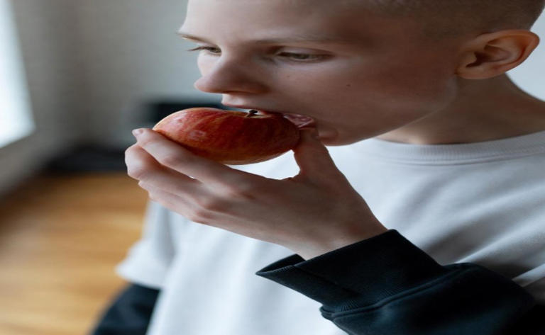 The surprising health benefits of eating an apple every day, according ...