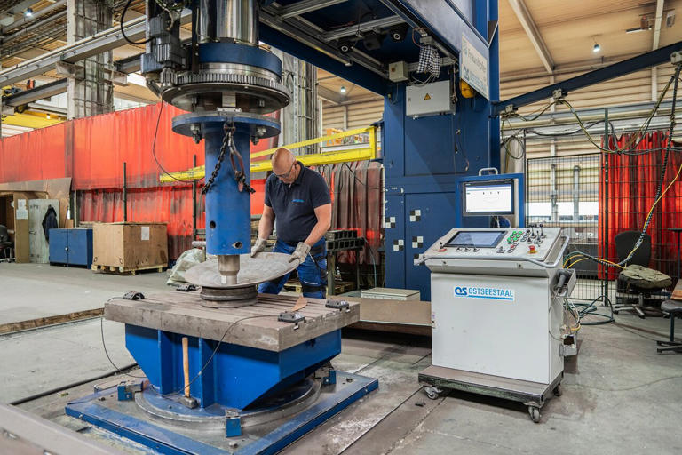 Real-time 3D measurement system streamlines steel forming for shipbuilding