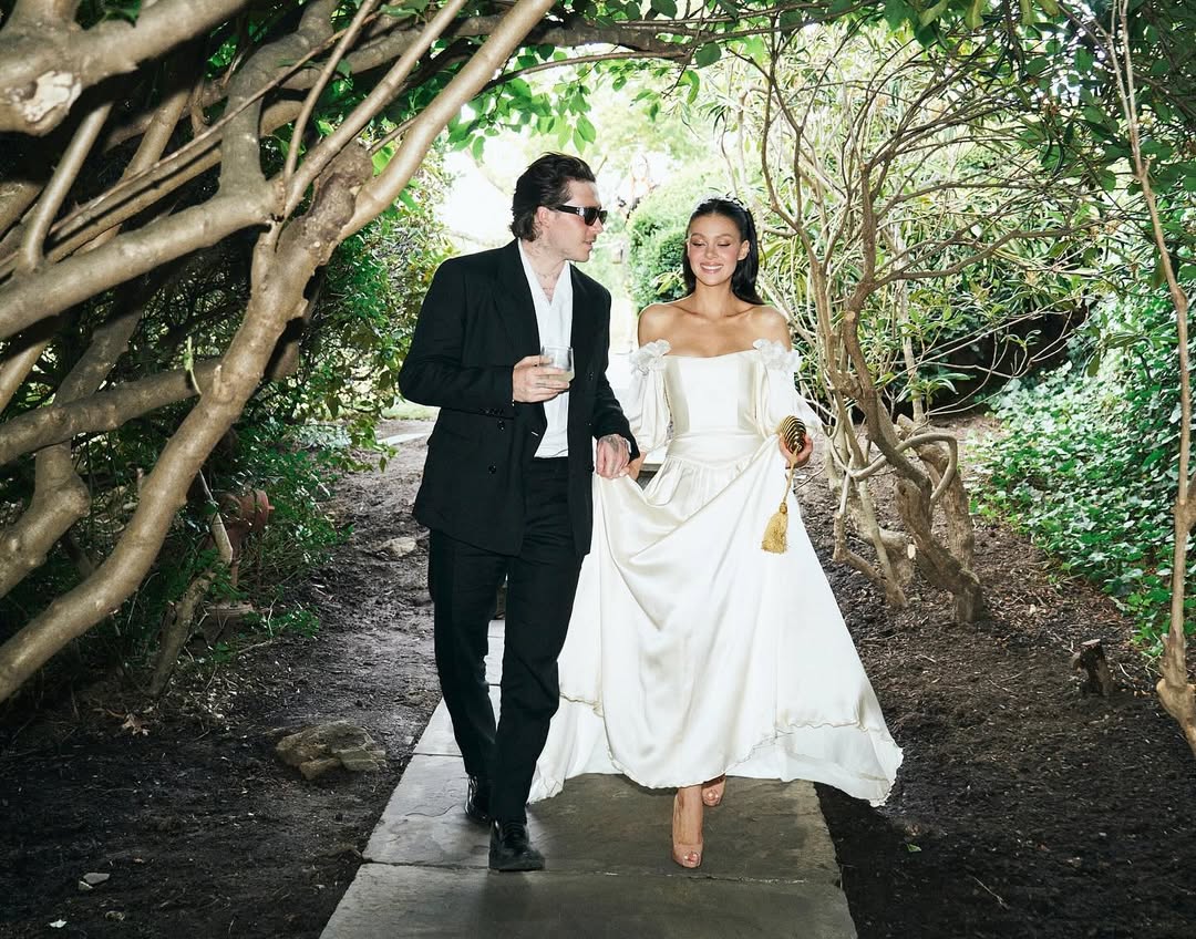 Victoria Beckham 'nuzzled' Brooklyn’s neck at wedding, claims source ...