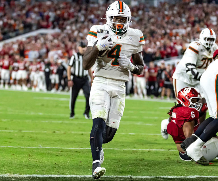 Miami star punches Indiana player moments after losing college football ...
