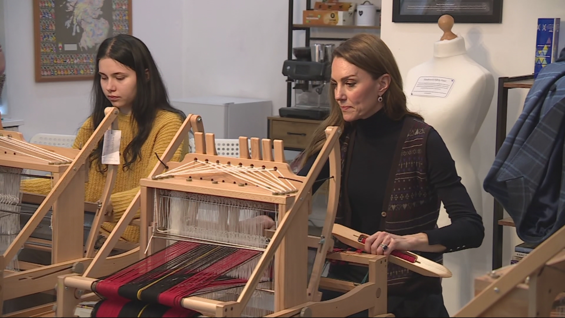 The royal weave: Princess Kate tries weaving tartan scarf