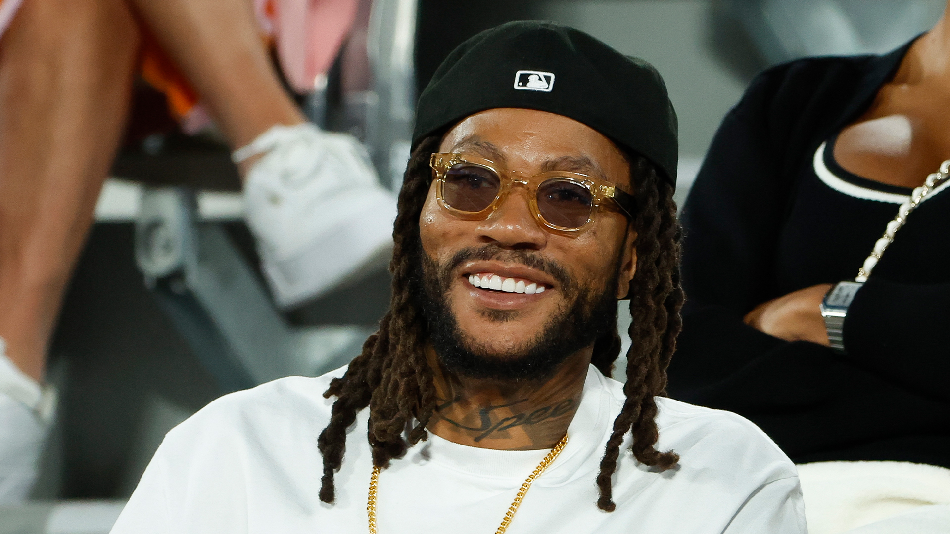 Derrick Rose opens flower shop to create community, strengthen bonds ...