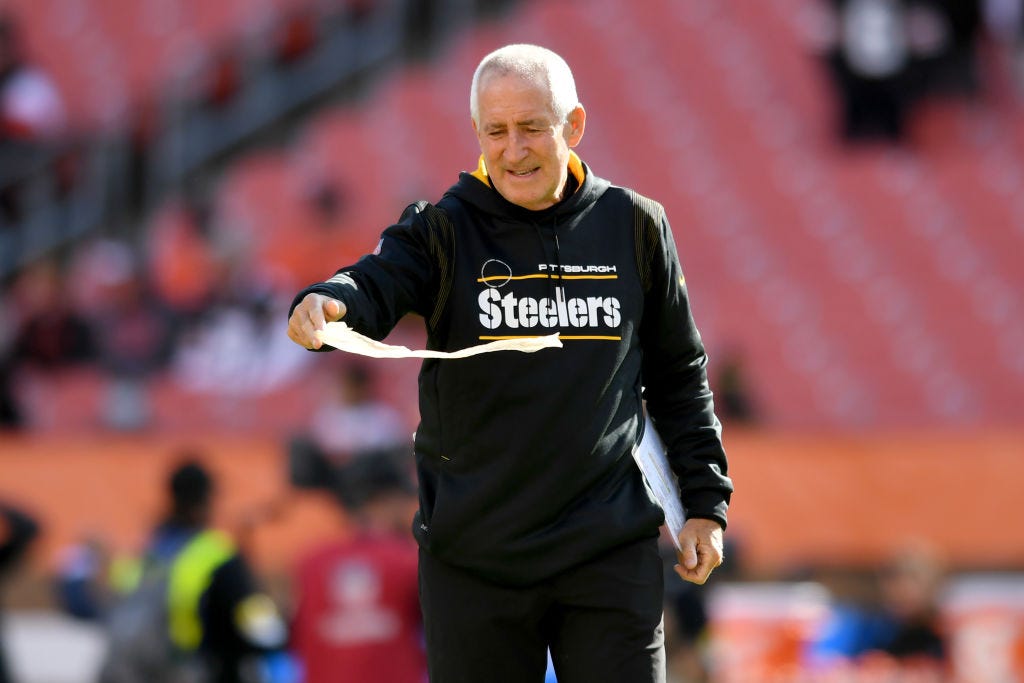 1st Steelers coach signs with new team