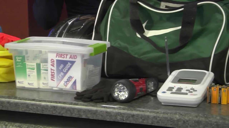 What to have in your winter weather emergency kit