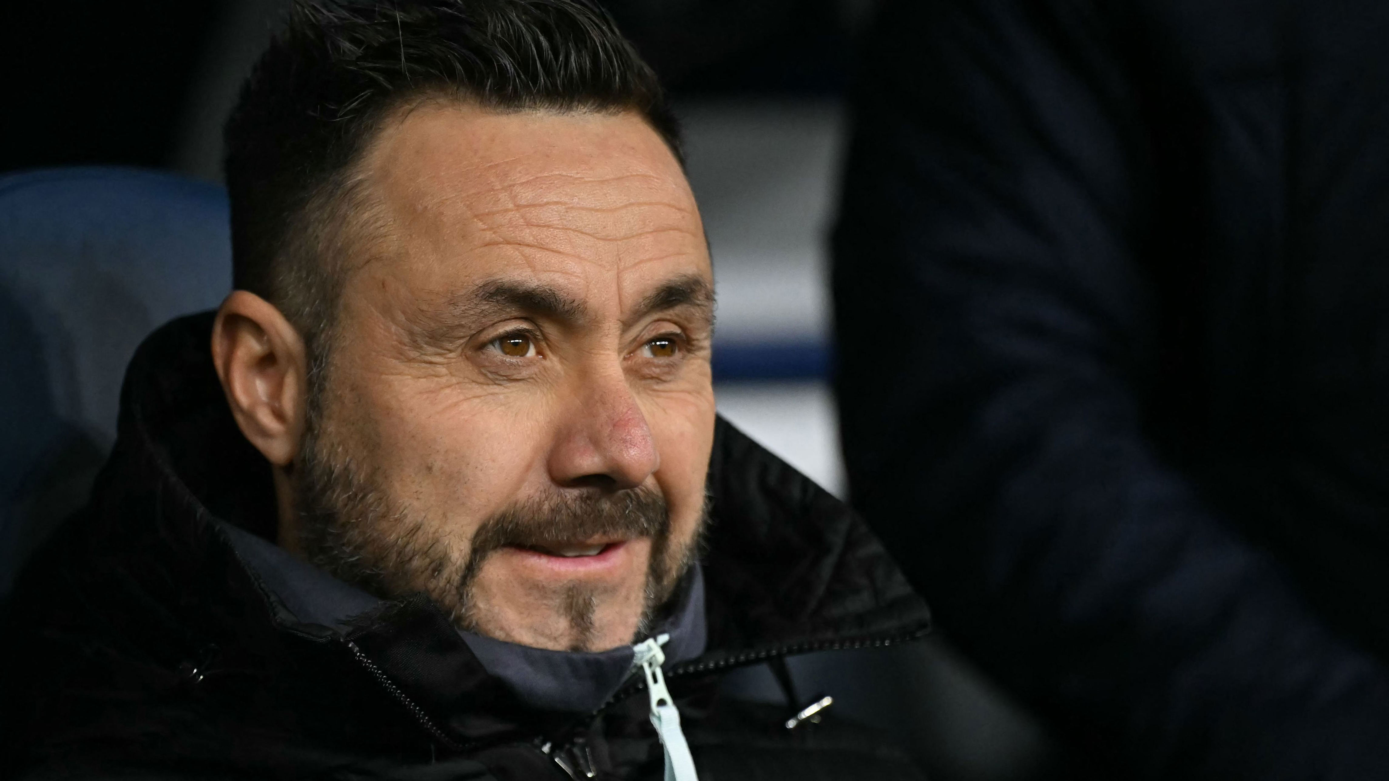 Marseille boss Roberto De Zerbi breaks silence on Man Utd job links as ...