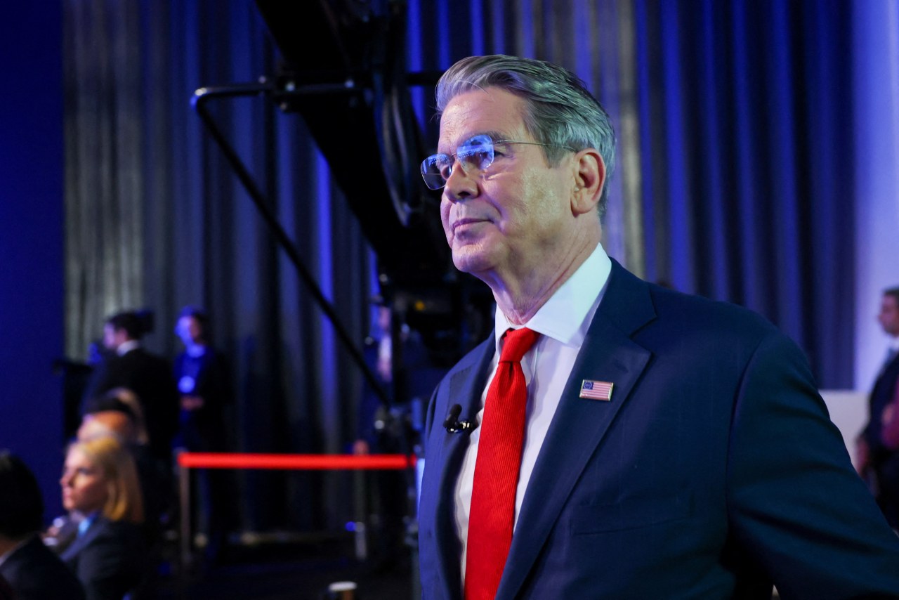 Treasury Secretary Scott Bessent turns up the heat on Fed’s Jerome Powell