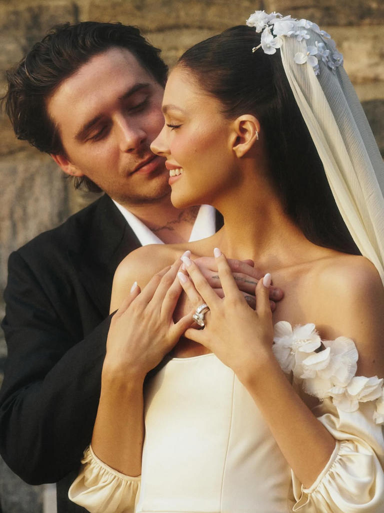 Victoria Beckham 'nuzzled' Brooklyn’s neck at wedding, claims source ...
