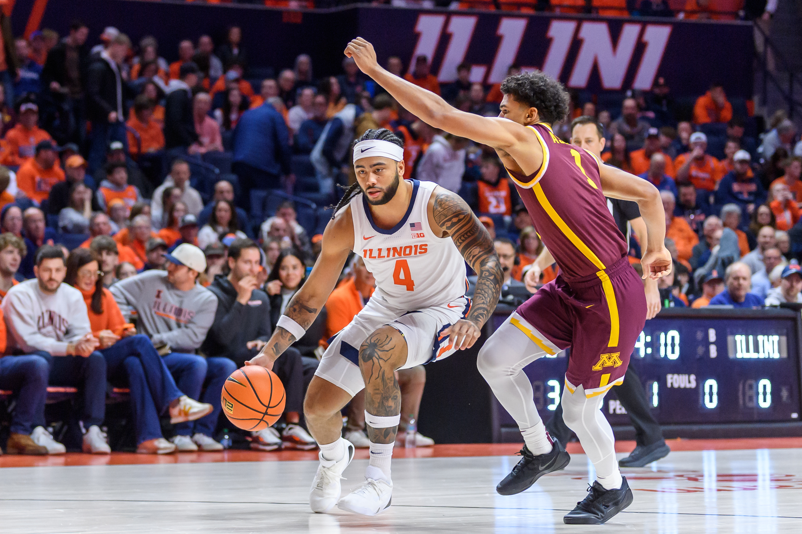 Illinois' Kylan Boswell out for a month with broken hand
