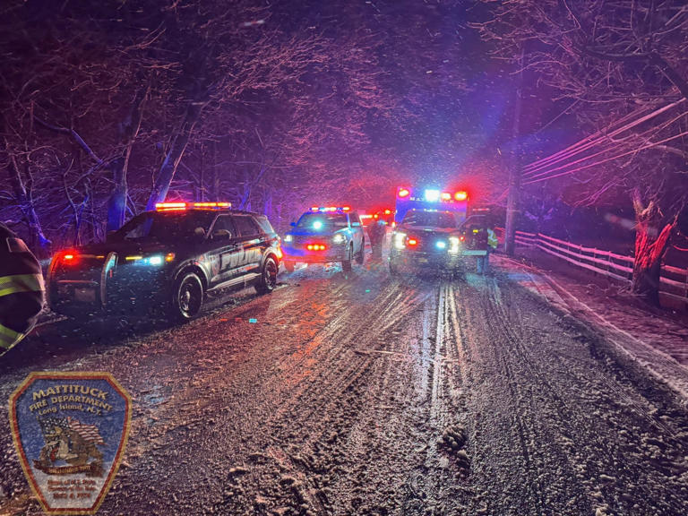 Rollover crash reported on Sound Avenue during Sunday night's snow: FD