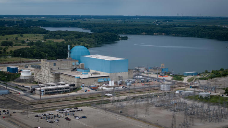 Nuclear power is back on the radar. NuScale and 3 more stocks that ...