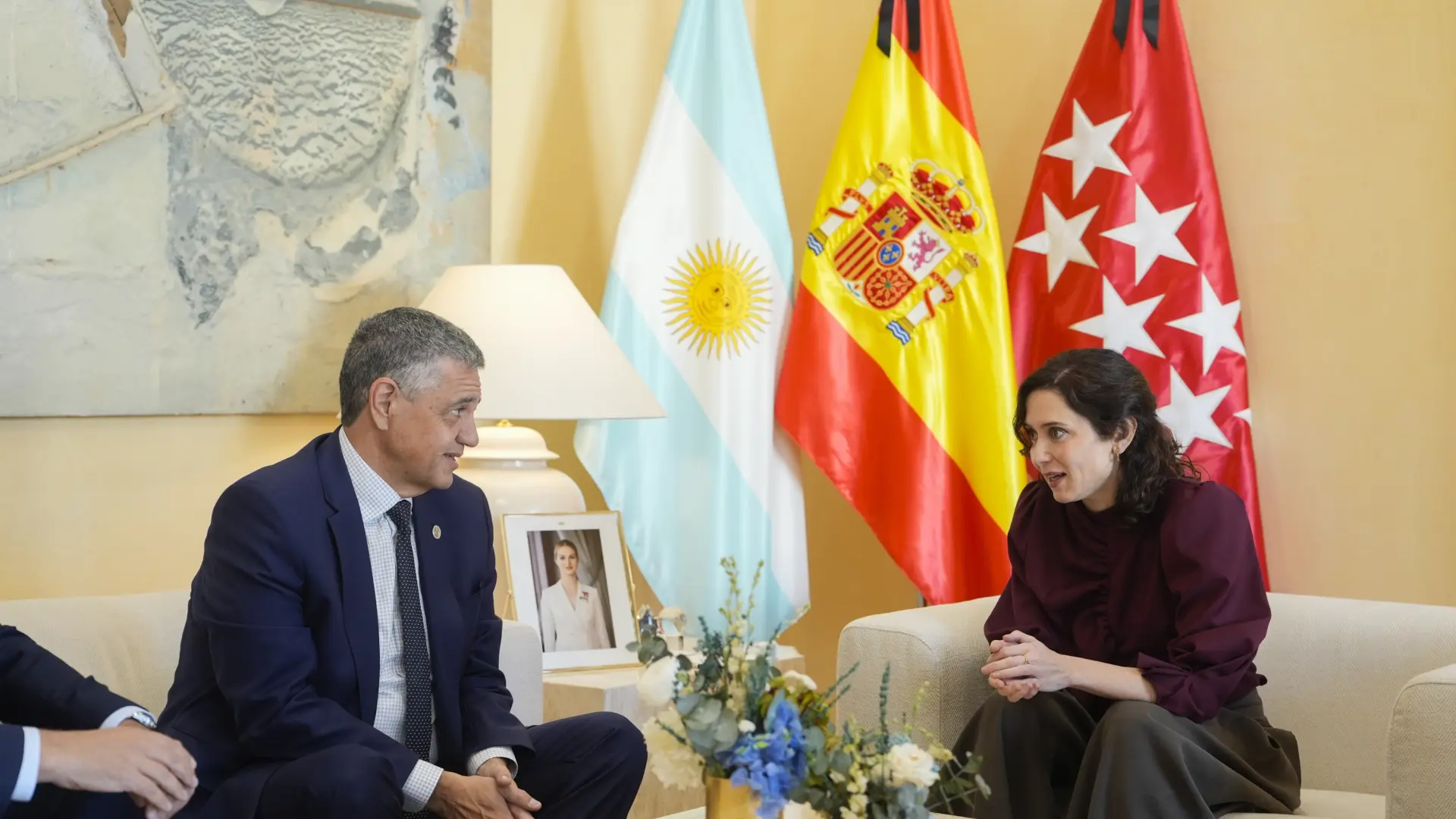 Ayuso recibe en Sol al alcalde de Buenos Aires y acuerdan estrechar ...