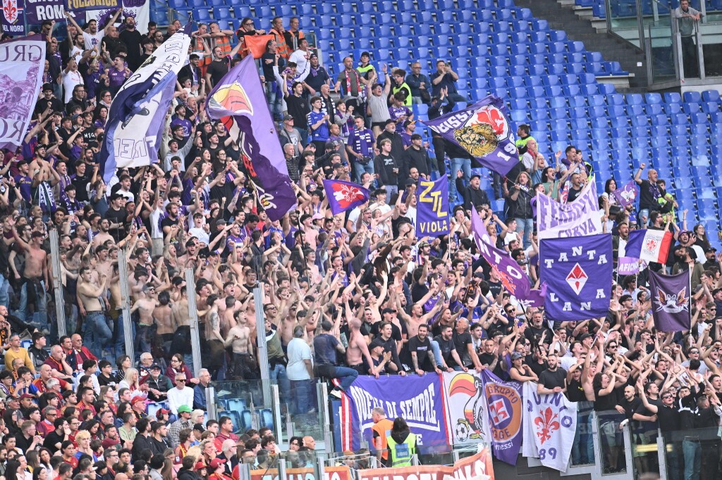 Tifosi di Roma e Fiorentina, stop alle trasferte fino a fine stagione