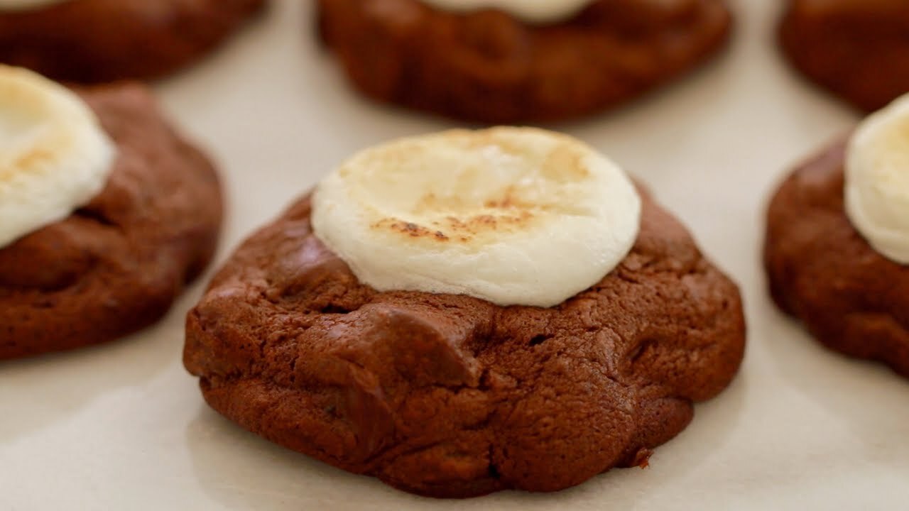 Hot chocolate cookies topped with toasted marshmallows for a soft ...