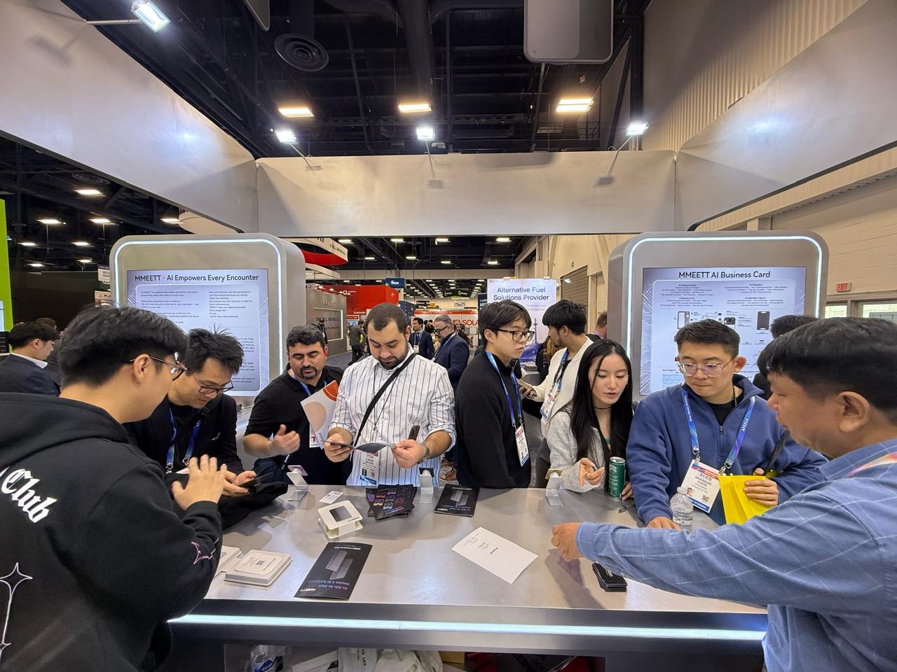Mmeett introduces AI business card at CES, redefining professional ...
