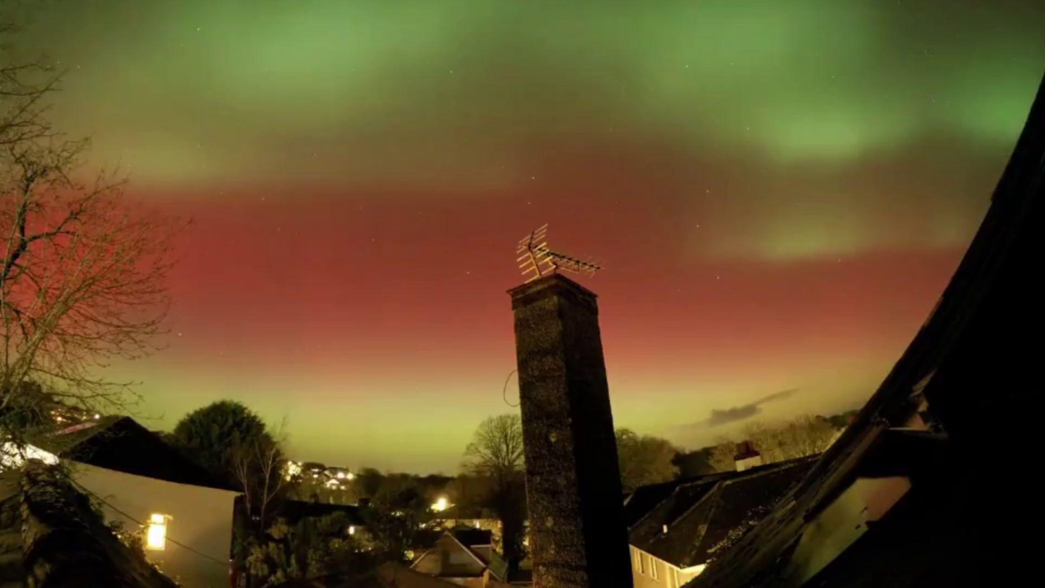 Il time-lapse dell'aurora boreale girato in Cornovaglia