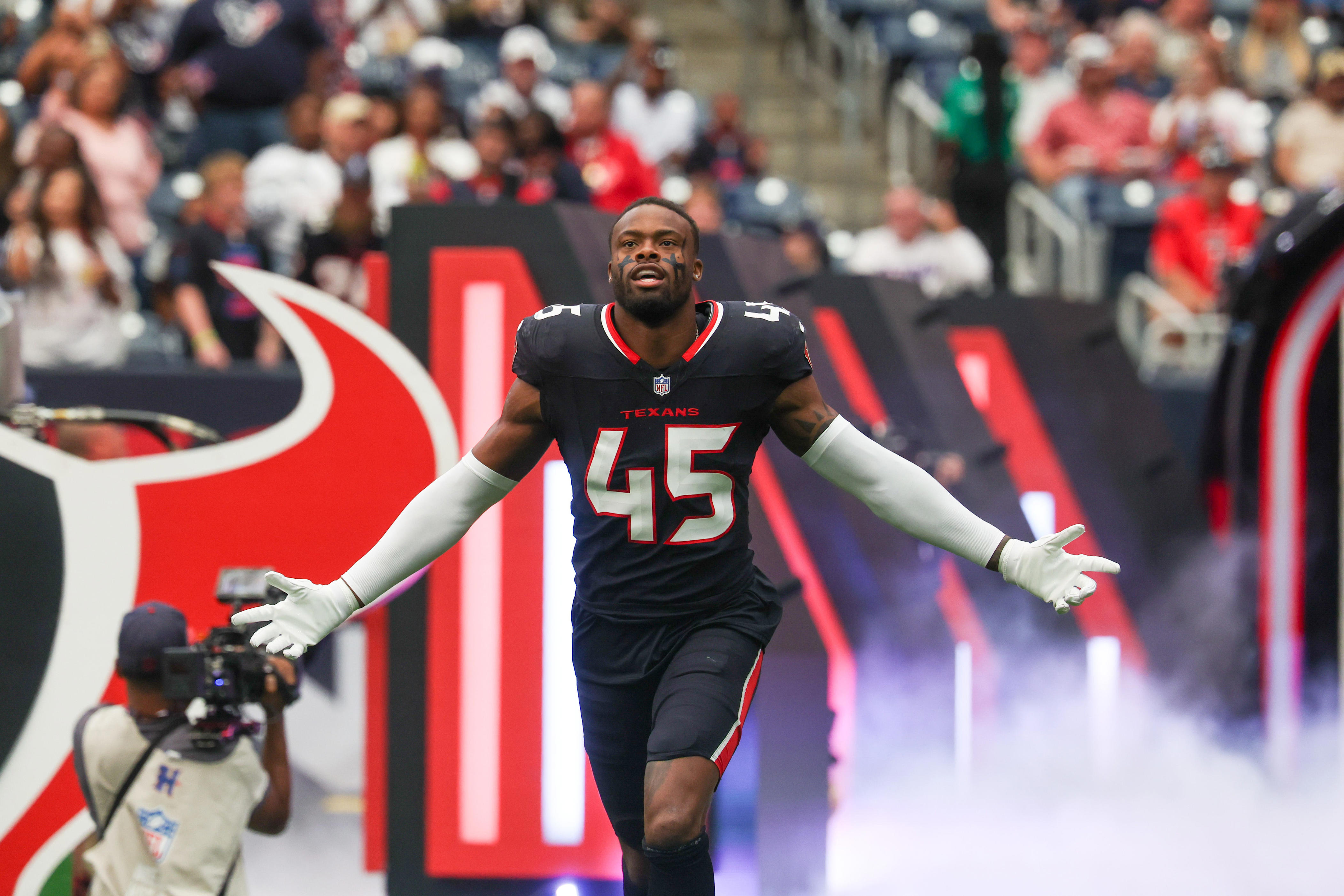 Texans receive souring update on LB EJ Speed following surgery
