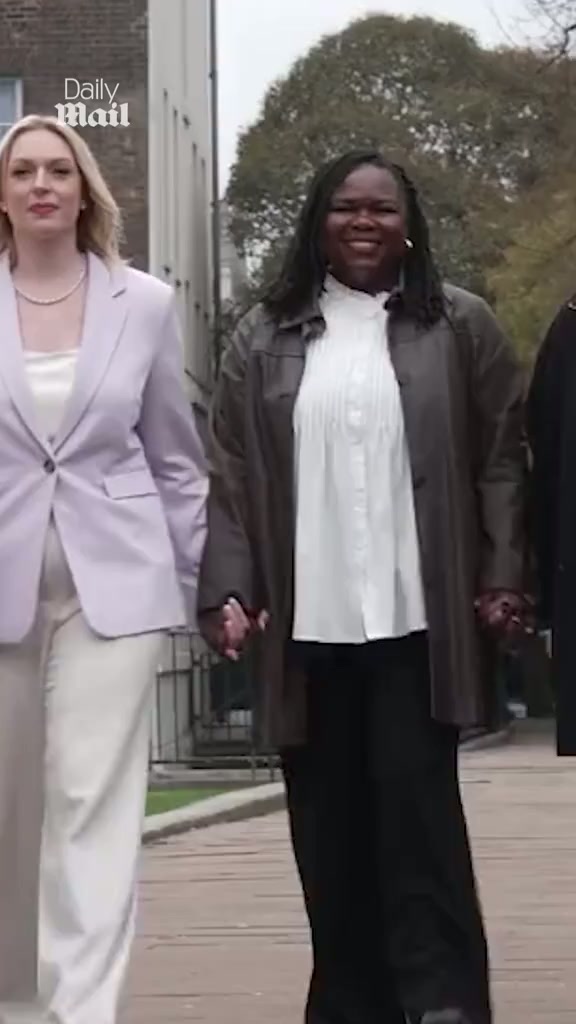 Nurse who called paedophile trans patient 'Mr' keeps her job