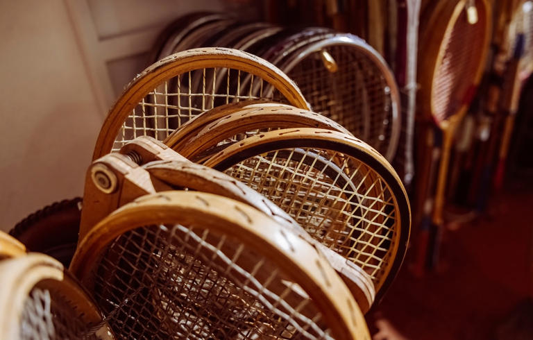 Here's why thrifted tennis rackets are the ultimate decor flip